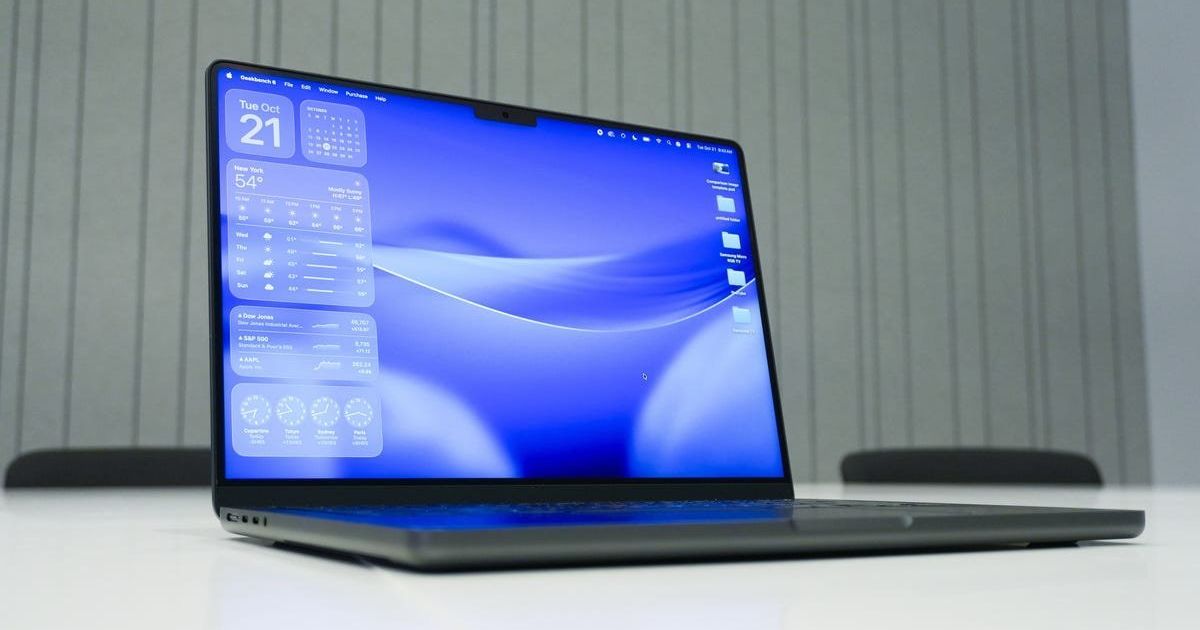 M4 MacBook Air vs. M5 MacBook Pro: Decoding Apple's Laptop Dichotomy ...